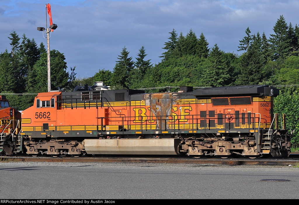 BNSF 5662